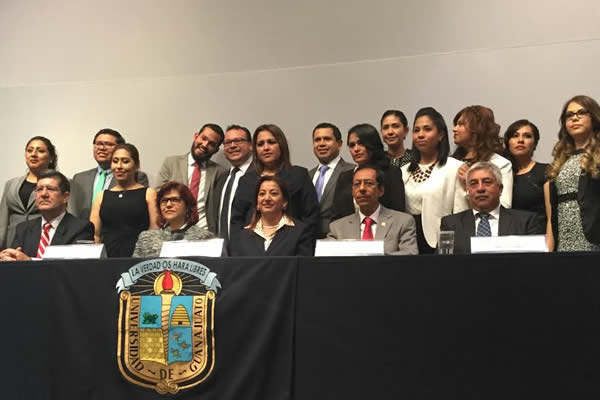 Terminan cursos estudiantes de maestría de la DCEA