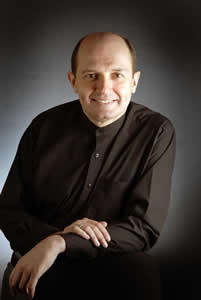 Este viernes la OSUG interpreta a Eduardo Angulo